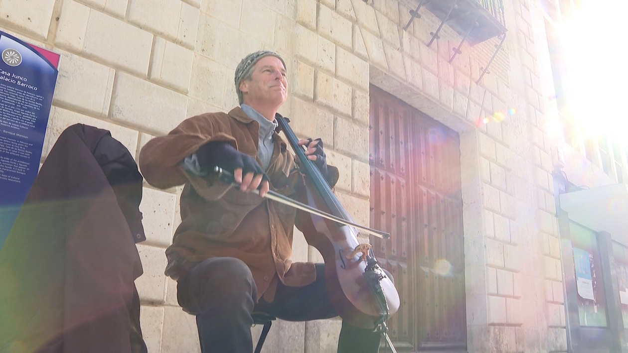 Palencia no se entiende ya sin el sonido del violonchelo de John ...