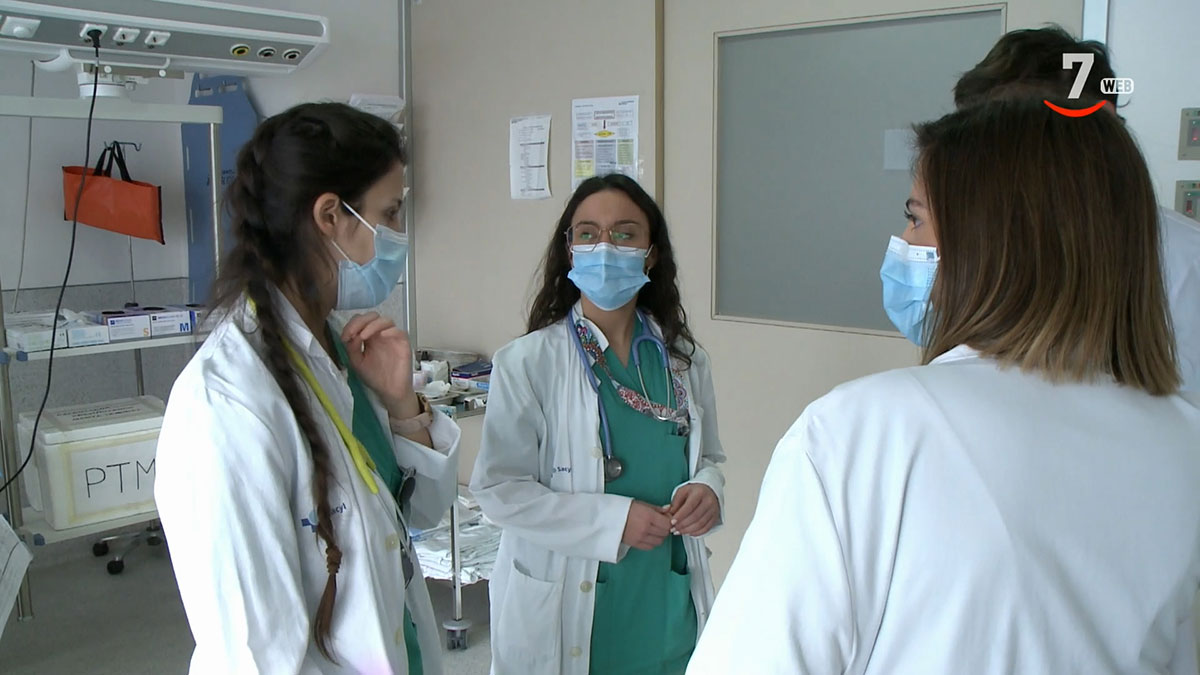 La COVID-19 protagoniza la formación de los médicos residentes - cyltv.es